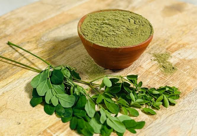 7 Facts: Is Moringa Leaf Powder Safe for Daily Use? Dosage & Benefits